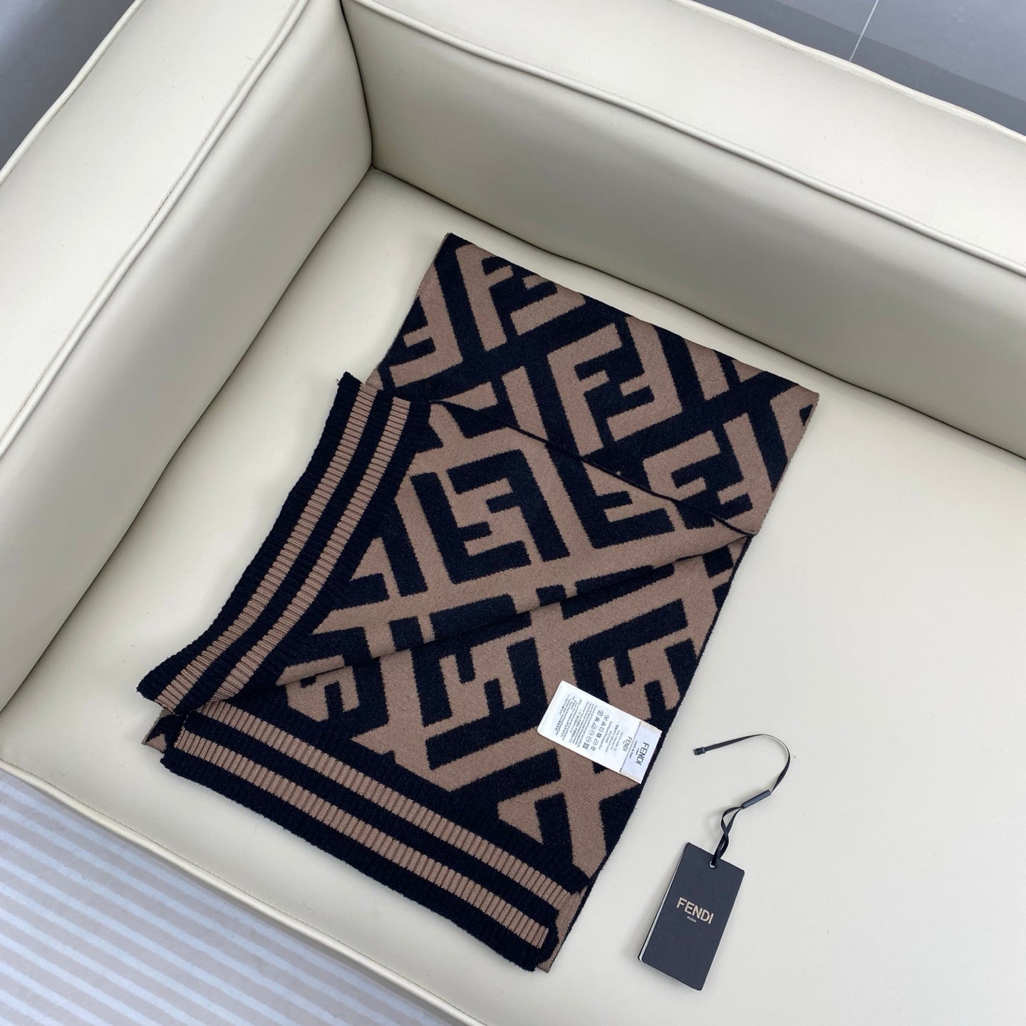 Fendi Atkı – Monzo Brands